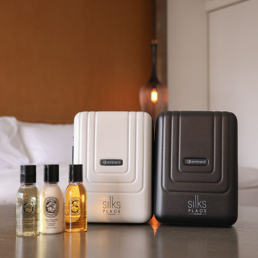 旅行必備｜萬國通路過夜包 - SilksLife 晶好購｜台南晶英酒店-全方位飯店選物所